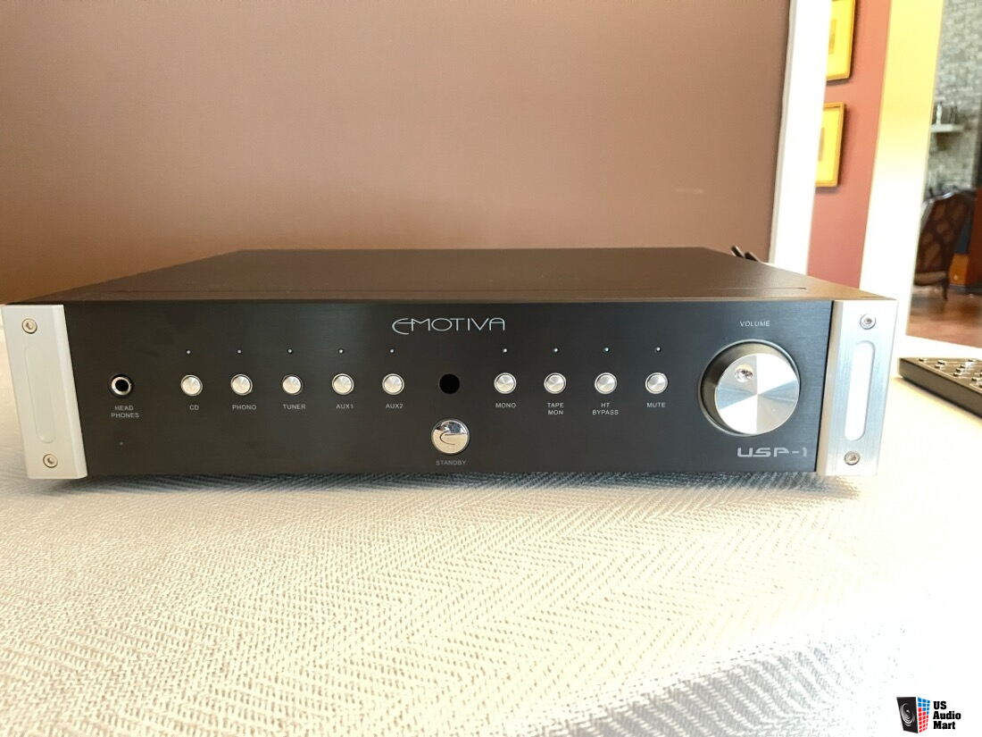 Emotiva USP-1 Stereo Preamplifier Photo #4117394 - UK Audio Mart
