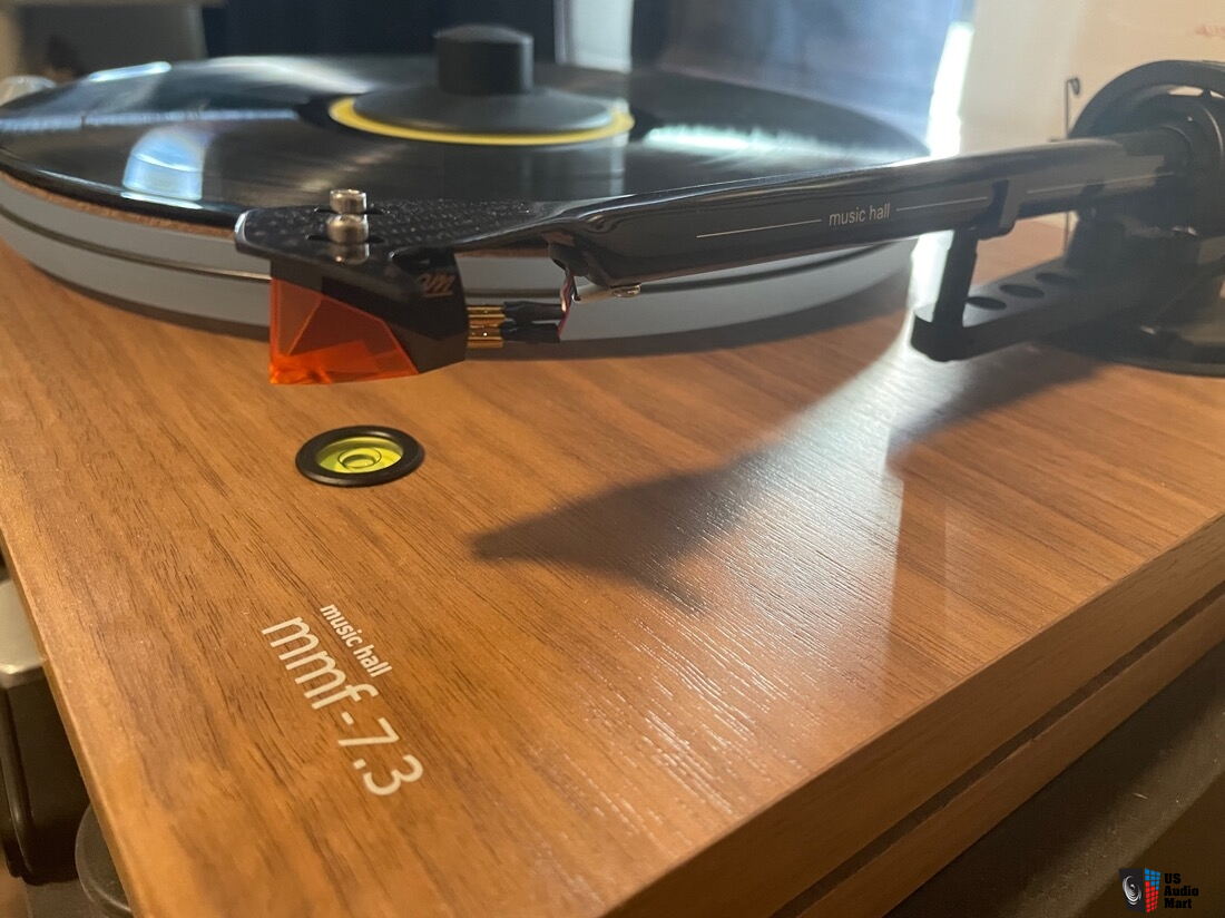 Music Hall MMF-7.3SE Walnut Turntable with 2M Bronze Cartridge Photo ...
