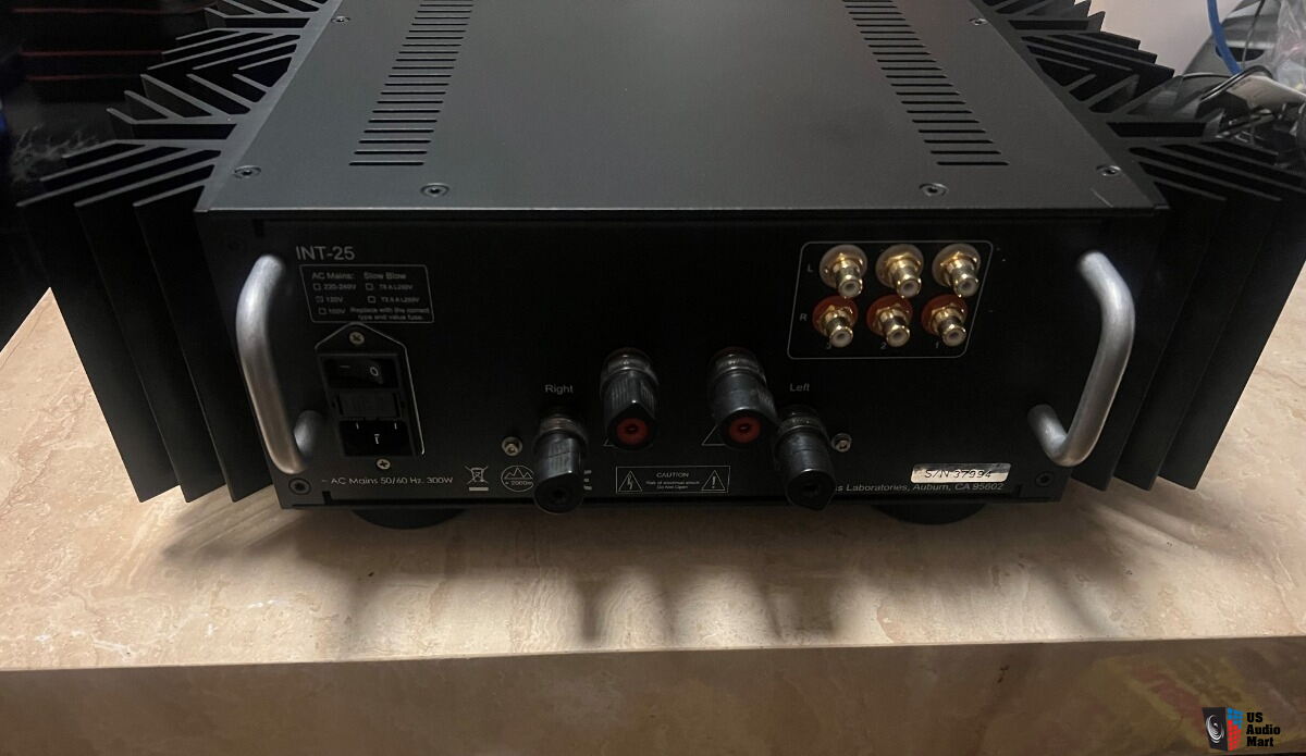 Pass Labs INT-25 integrated amplifier - one of the best! Photo #4136689 ...