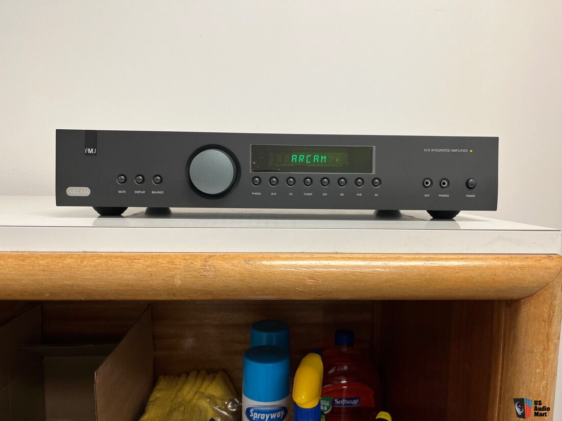 Arcam A19 integrated with phono stage, remote and packaging, save $600 ...