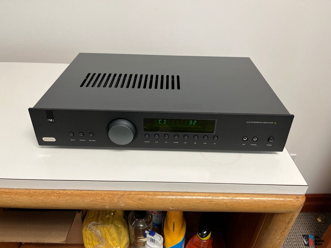 Arcam A19 integrated with phono stage, remote and packaging, save $600 ...