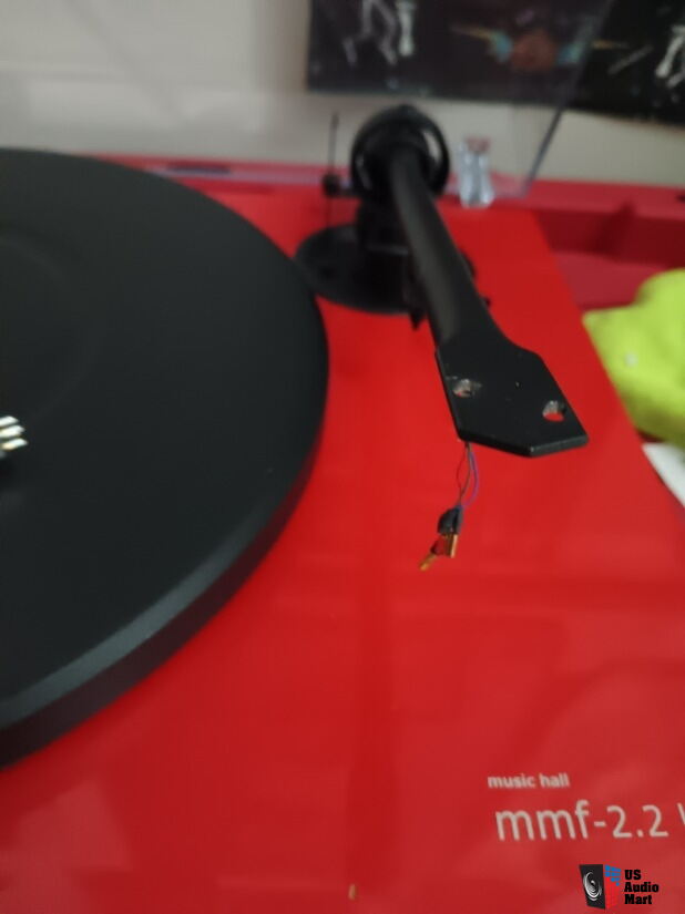 Music Hall 2.2 le ferrari red turntable Photo #4157526 - US Audio Mart