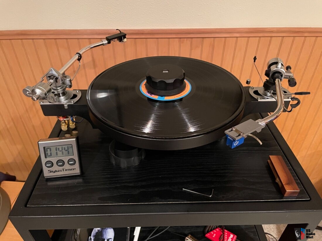 Avid Ingenium turntable with rare dual arm mounts and extras Photo ...