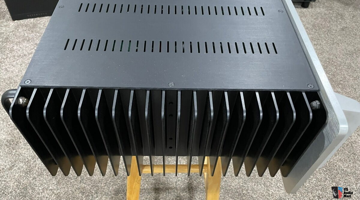 Classe Fifteen 15 Power Amplifier in Silver Photo #4166696 - US Audio Mart