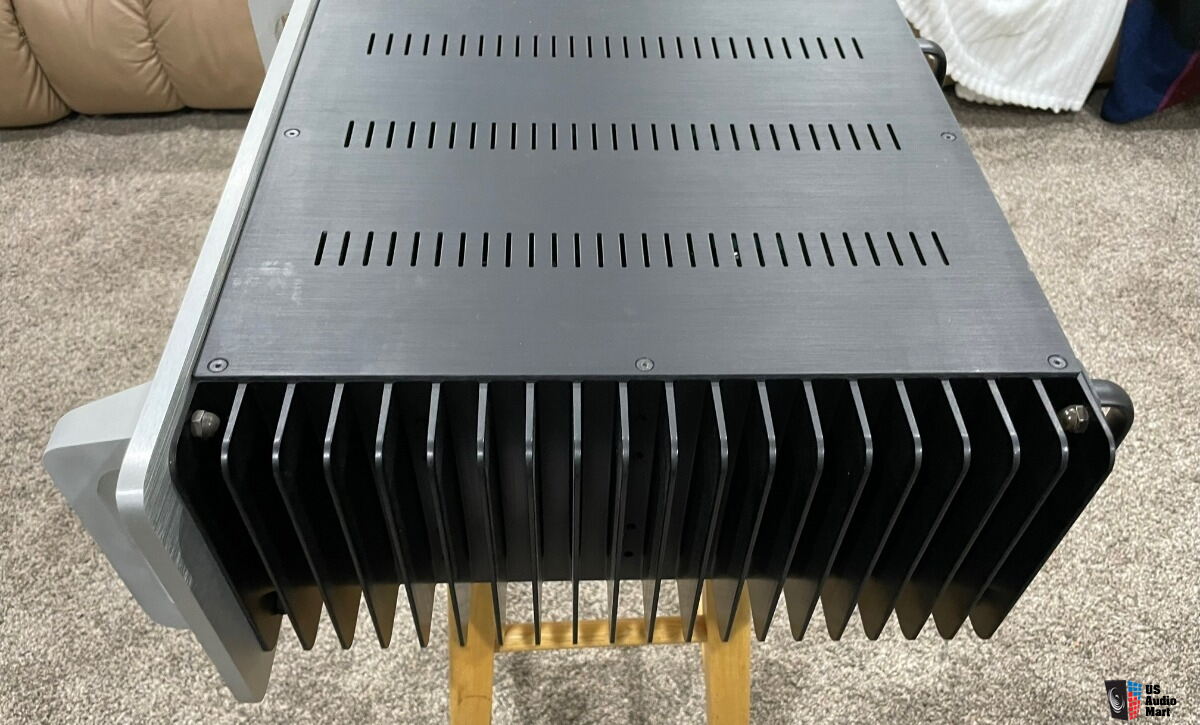 Classe Fifteen 15 Power Amplifier in Silver Photo #4166693 - US Audio Mart