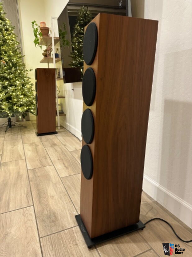 Buchardt A700 Walnut speakers with Platin Hub in perfect condition For ...