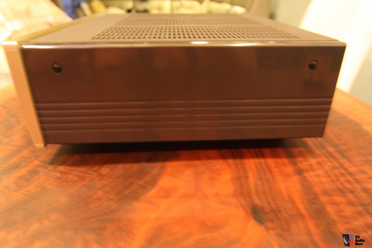 Accuphase E-260 Integrated Amplifier with DAC-30 card Photo #4197198 ...