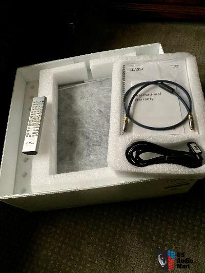 Classe CDP - 300 Universal Player / Reference Transport with HDMI Photo ...