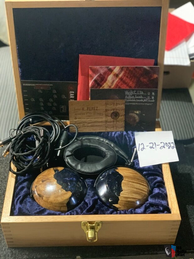 ZMF Verite Closed with Wood Case - just beautiful - Blue Epoxy ...