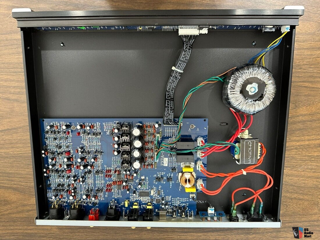 Emotiva XDA-1 DAC Processor 24/192 capable with Remote & original Box ...