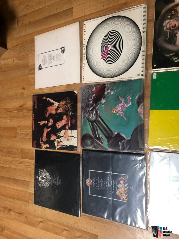 Queen 12 LP records a night at the opera, game, News of the world etc ...