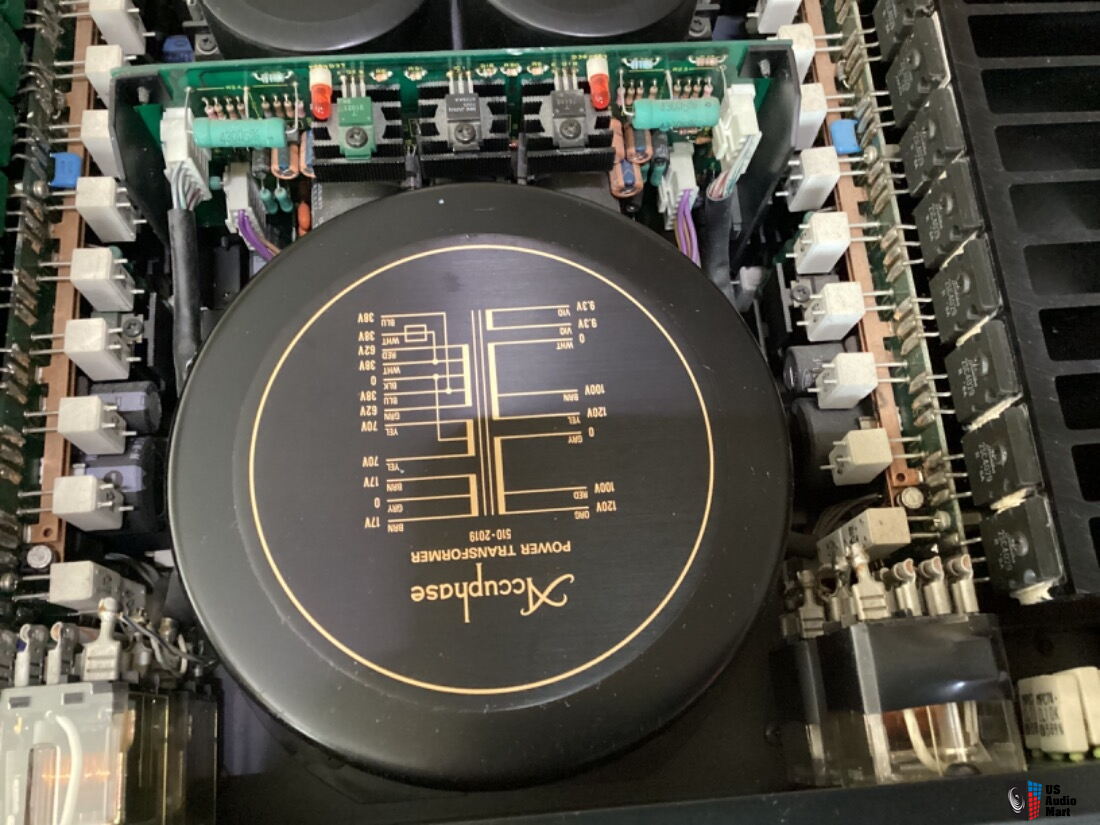 Accuphase M1000 monoblock amplifiers 1000w @ 8 ohms Photo #4234811 - UK ...