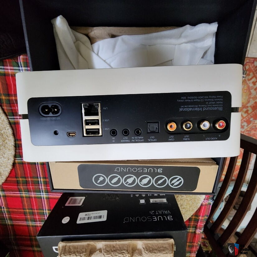 Blueaound Vault 2i Streamer and CD Ripper Photo #4246255 - US Audio Mart