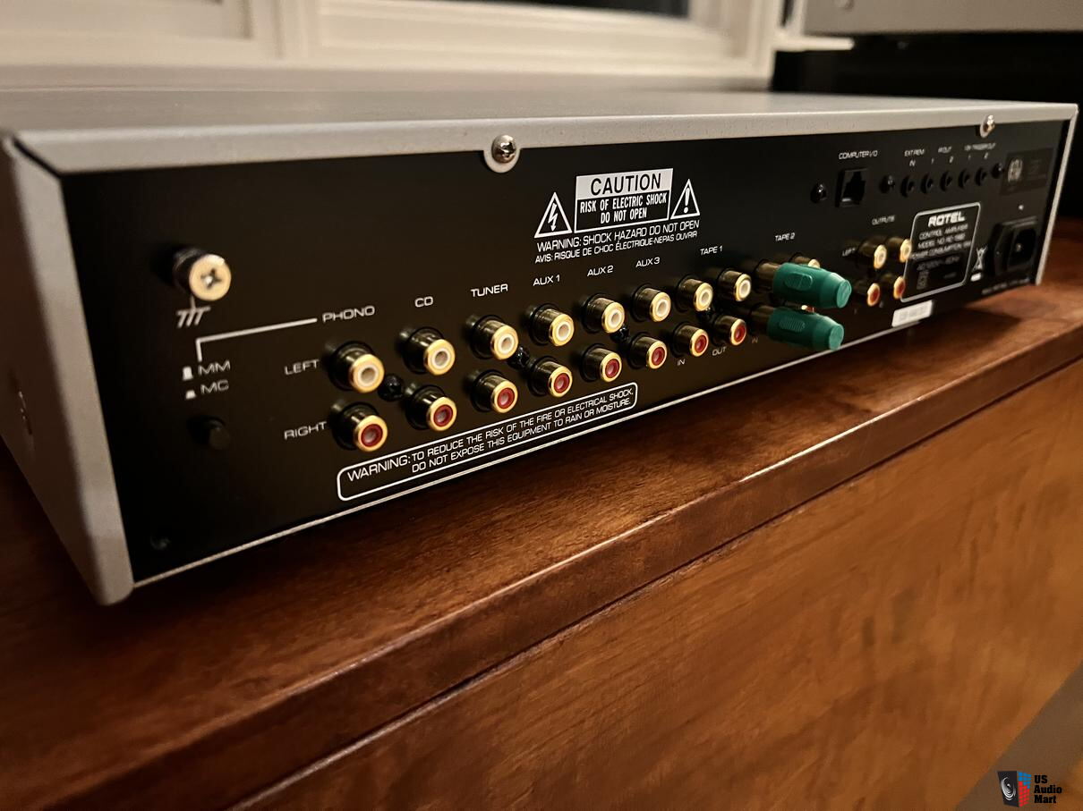 Rotel RC-1580 Stereo Preamplifier (Silver) READ Photo #4246924 - UK ...