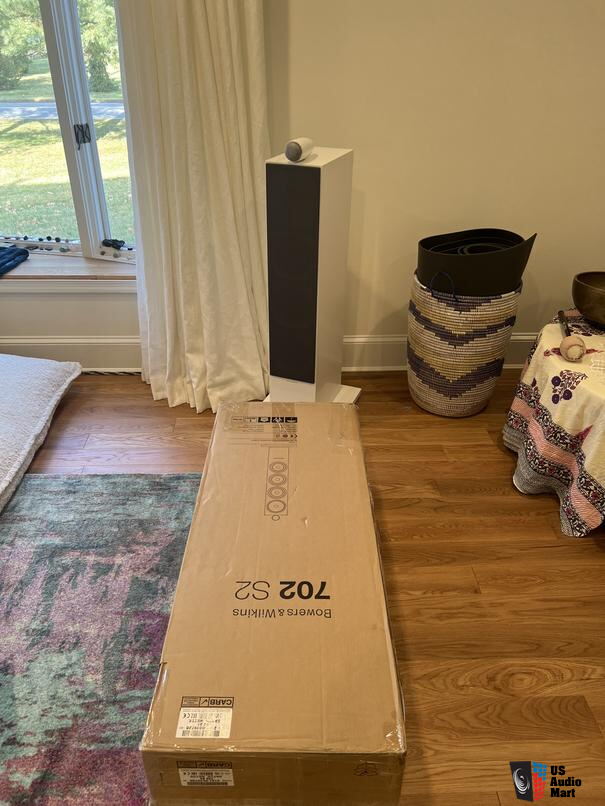 Mint White 702 S2's speakers. Extremely lightly used For Sale - US ...