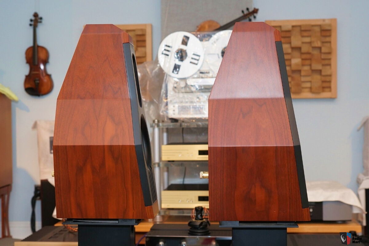 Lawrence Audio Mandolin speakers in walnut finish Photo #4258270 - US ...