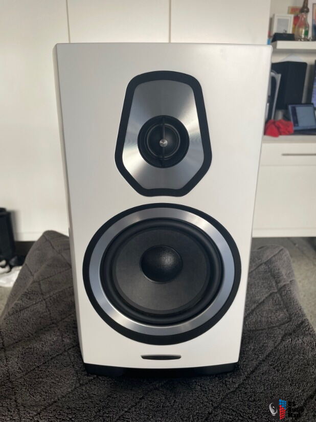 Sonus Faber Sonetto II, White, with Stands and original boxes Photo ...
