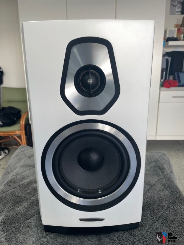 Sonus Faber Sonetto II, White, with Stands and original boxes Photo ...