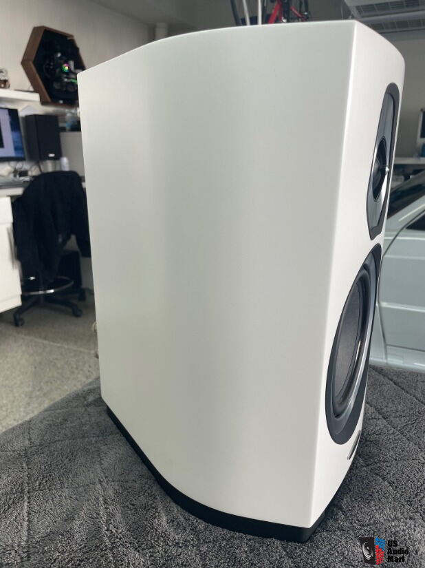 Sonus Faber Sonetto II, White, with Stands and original boxes Photo ...