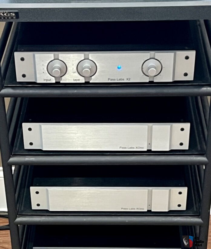 Pass Labs XOno phono preamp and X2 line preamp Photo #4271861 - US ...