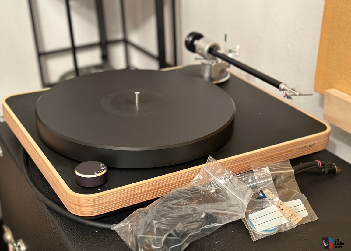 Clearaudio Concept Wood turntable w/ Satisfy Tonearm Photo #4275110 ...