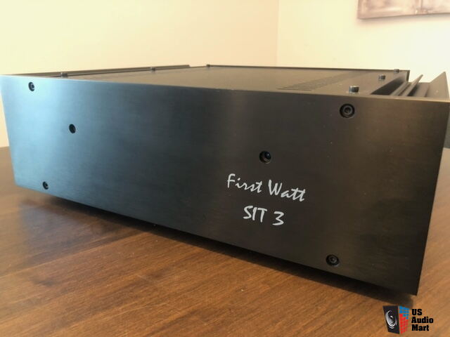 First Watt SIT 3 amplifier in very good condition w/all orig. packing ...