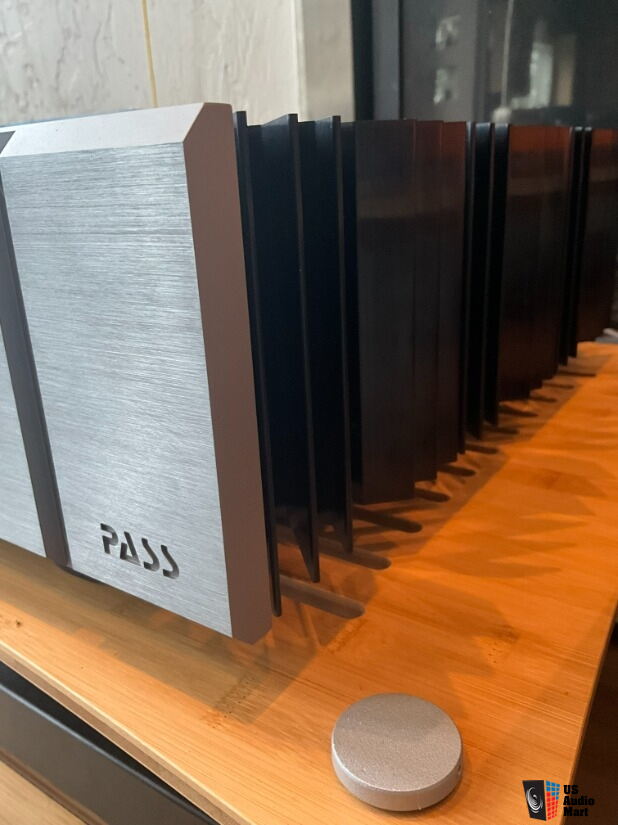 Pass Labs XA25 Stereo Amplifier (XA-25) Photo #4286376 - US Audio Mart