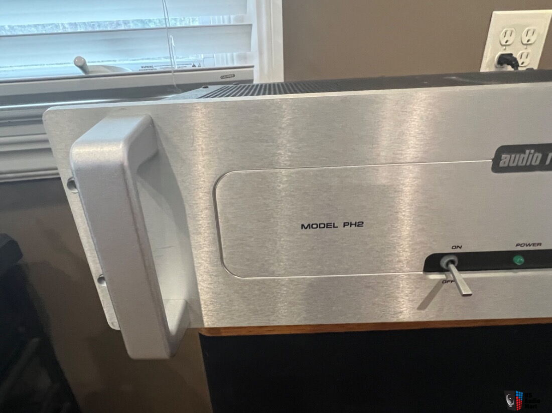 Audio Research PH2 Balanced Phono Preamp - plus XLR cables Photo ...