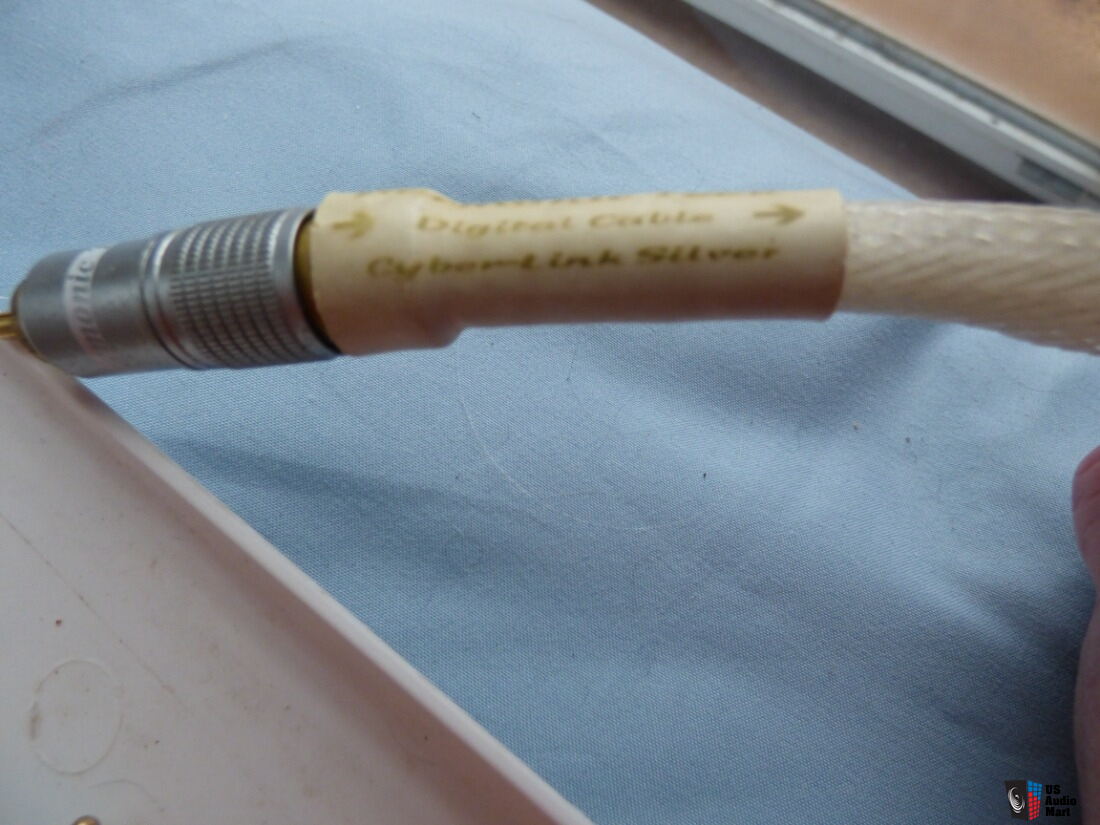 Harmonic Technology Cyber Link Silver Digital Cable 1m Photo #4288168 ...