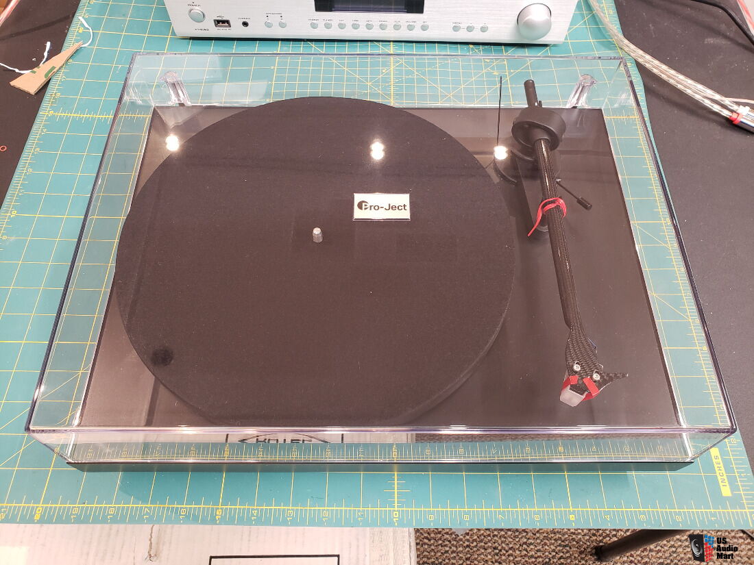 Project Pro-Ject Debut Carbon Evo Turntable Satin Black Photo #4292140 ...