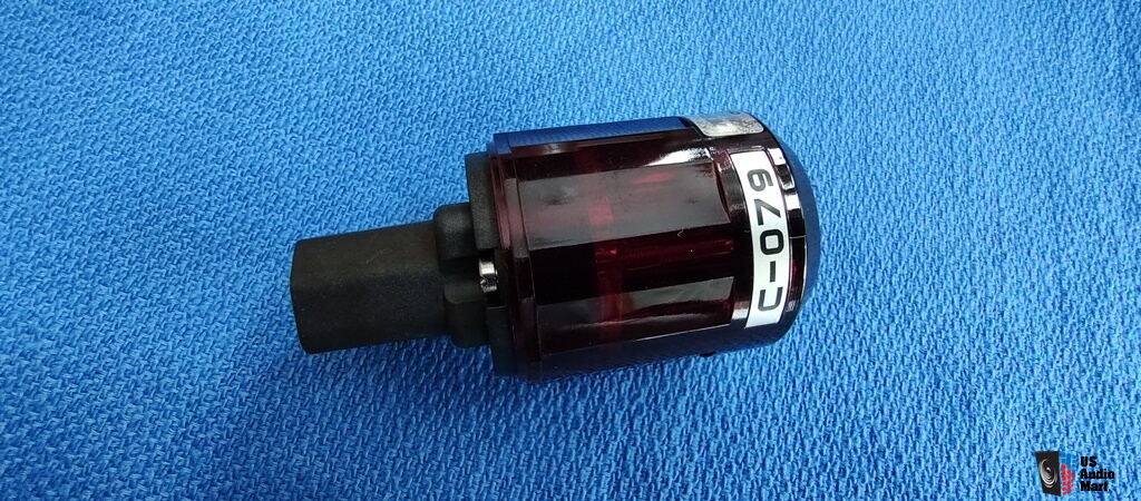 Oyaide Power Connectors Photo #4295065 - US Audio Mart