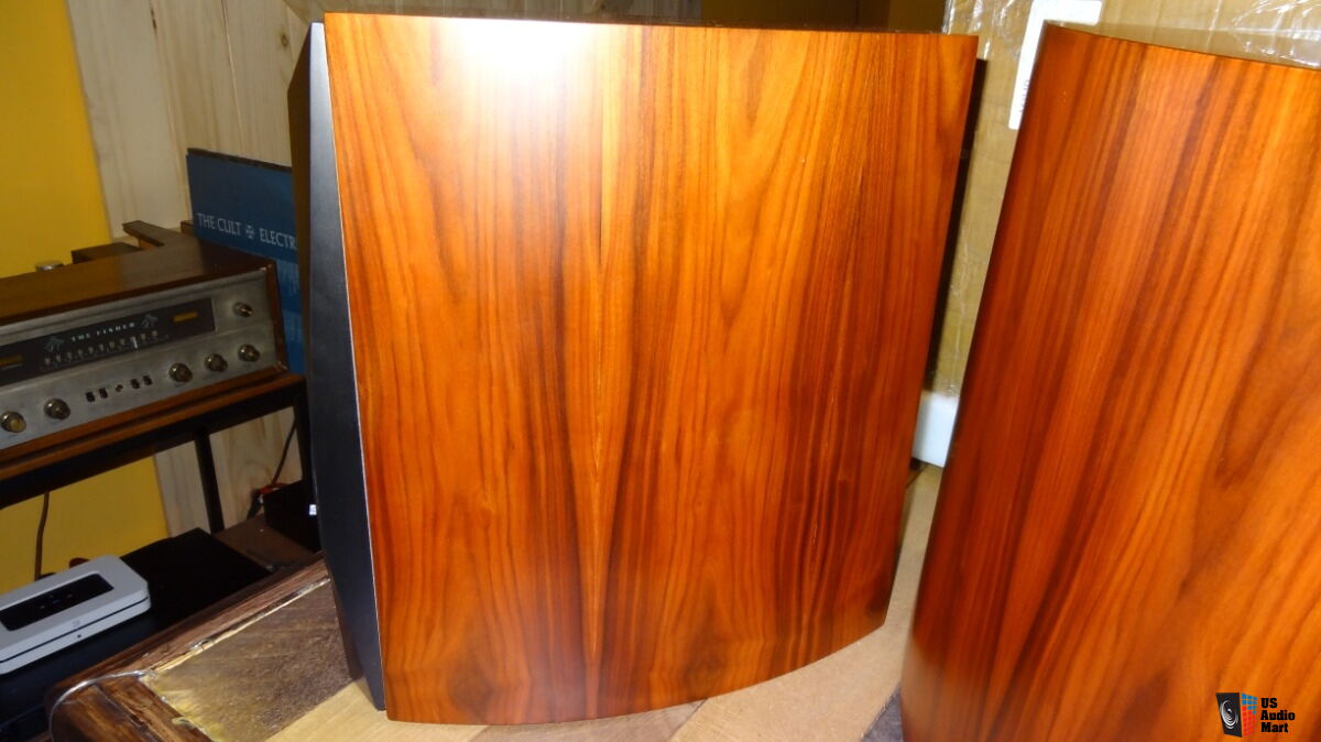 beautiful Coincident Speaker Technology Invictus bookshelf speakers ...