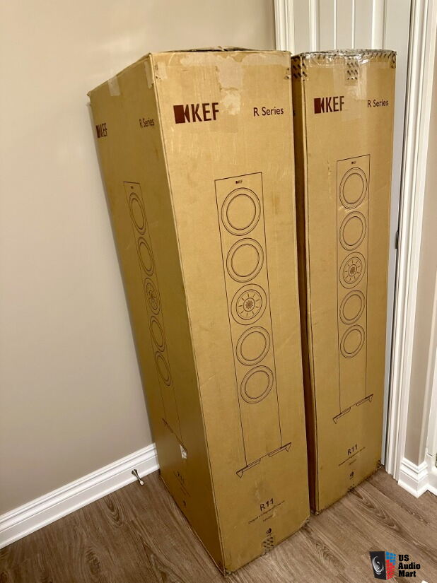 KEF R11 (Gloss Black Pair) Tower Speakers Photo #4301197 - US Audio Mart
