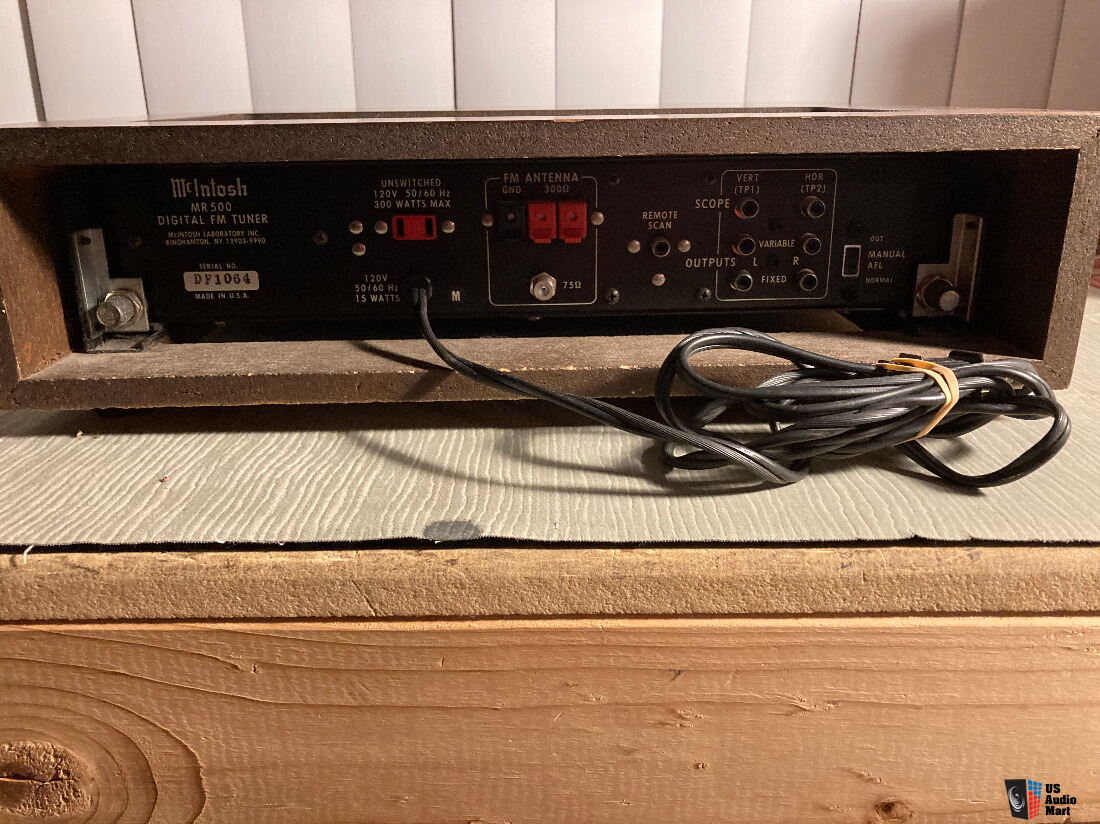McIntosh MR 500 Tuner With Wood Case Photo #4317830 - US Audio Mart