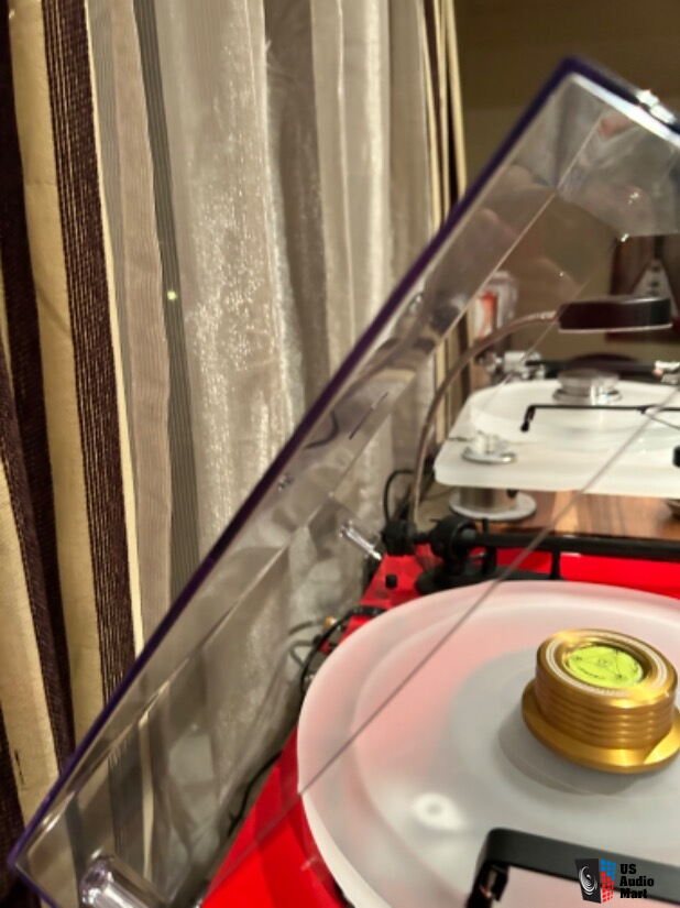 Project debut carbon turntable with 2 cartridges pristine condition ...