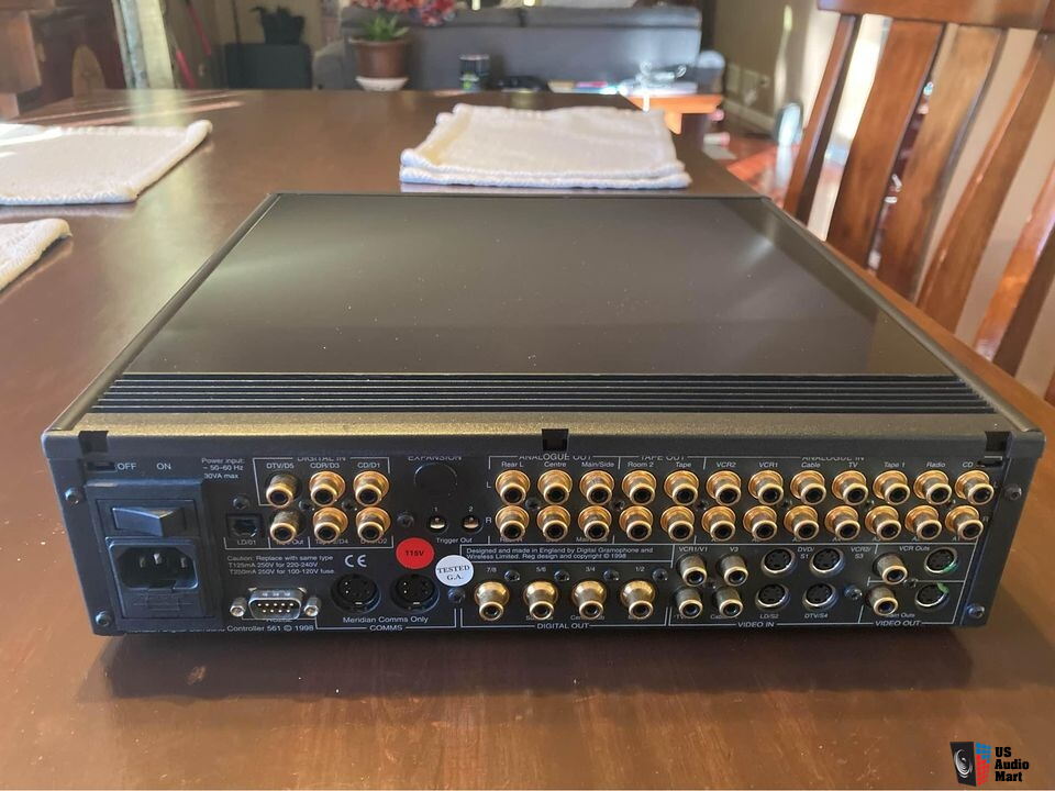 BOOTHROYD STUART Meridian 561 Digital Surround Controller Photo ...