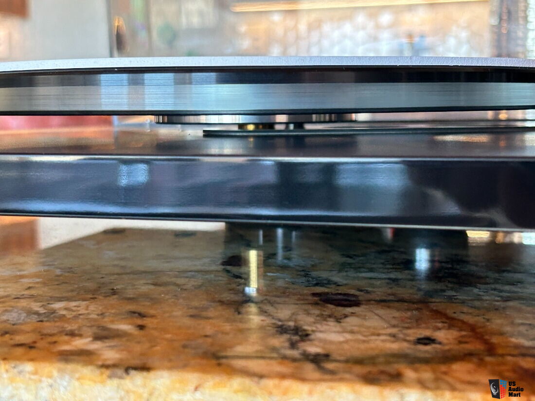 Lightly used REGA Planar 6 P6 with Ania MC Photo #4362222 - US Audio Mart