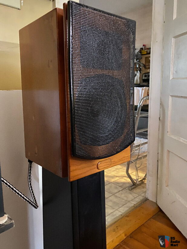a/d/s Sat 6 Booksheld speakers Photo #4365952 - US Audio Mart