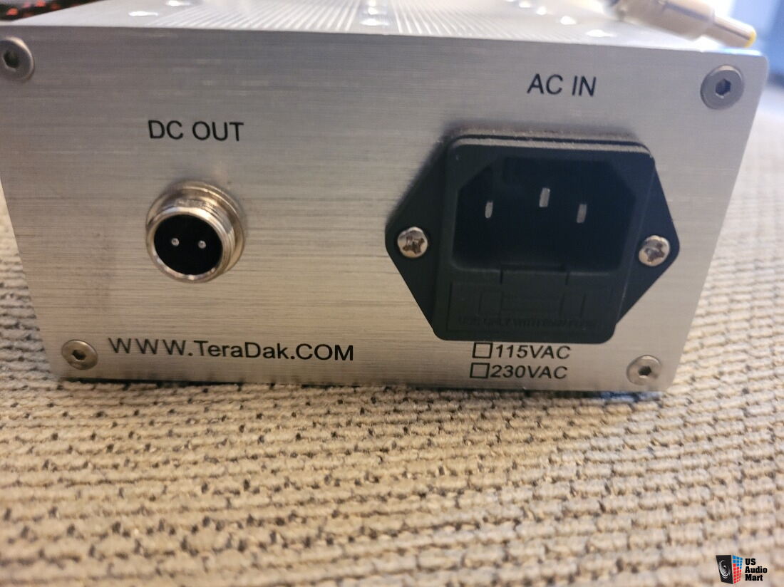 Auralic ARIES mini Streamer & Teradak Linear Power Supply Photo ...
