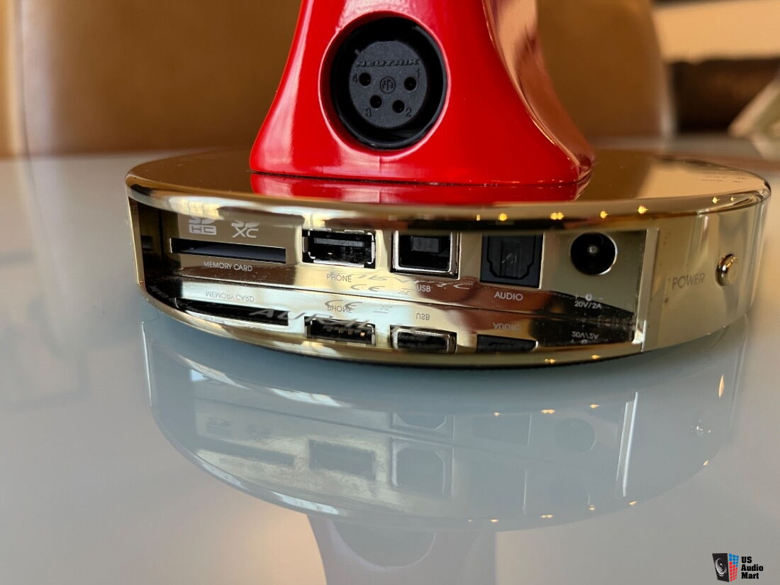 MSRP $2,000 AURALiC Gemini 2000 DAC, Headphone Amplifier and stand ...