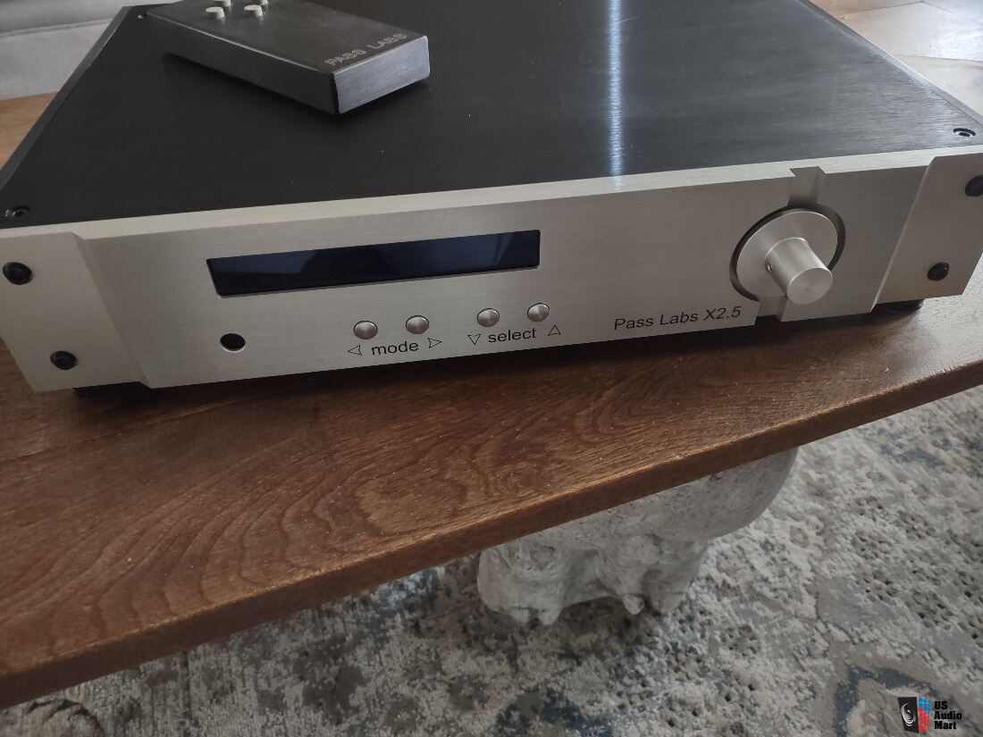 Pass Labs X2.5 preamplifier Photo #4377808 - UK Audio Mart