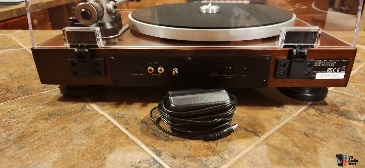 Music Hall Classic Turntable Photo #4381480 - US Audio Mart