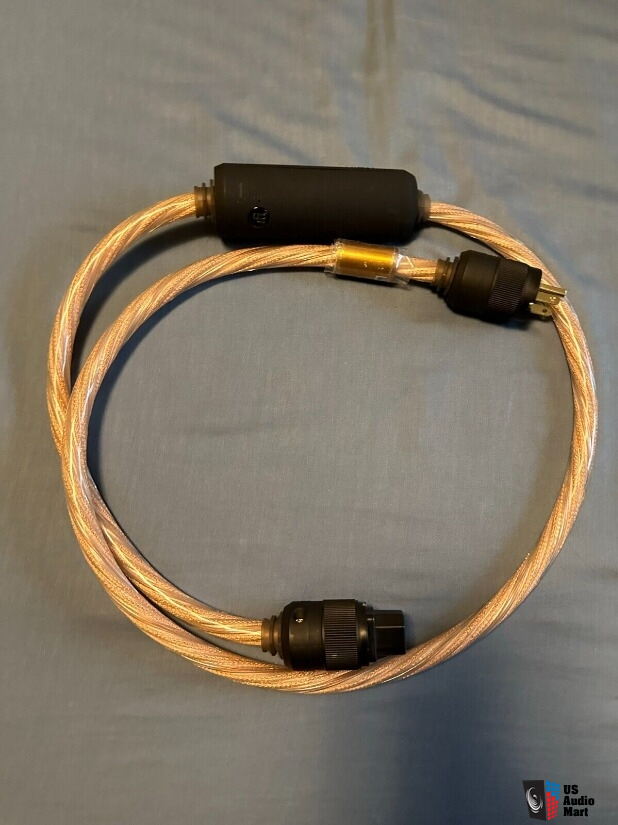 iFi SupaNova power cable (C-15, 1.8 meters) Photo #4396537 - US Audio Mart
