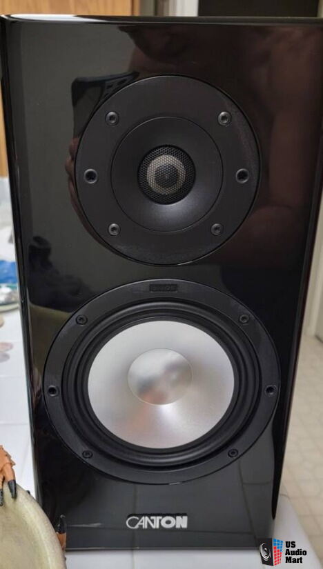 High-end Canton Reference 9.2 DC Stand-Mount Speakers With the stands ...