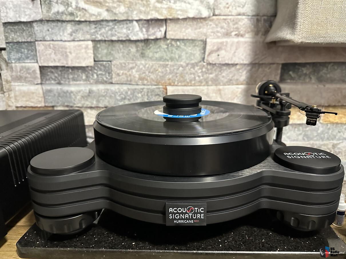 Acoustic Signature Hurricane Neo Photo #4405987 - US Audio Mart