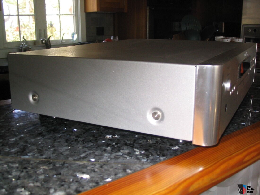 Rotel RCD-1572 CD Player Photo #4411732 - Canuck Audio Mart
