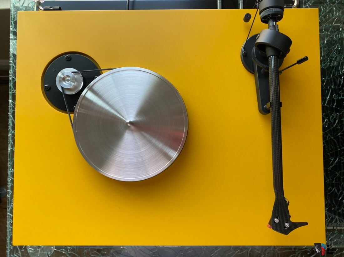Pro-Ject Debut Carbon Evolution Turntable - Every Available Upgrade ...