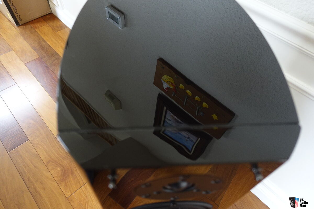 SONY SS-AR2 floor standing speakers, very musical, in mint condition ...