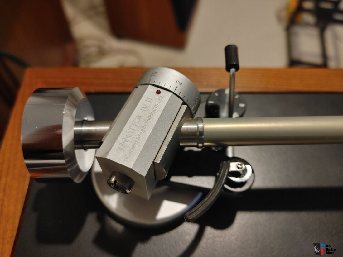 Linn LP12 Turntable with Ittok LVii Tonearm and Accuphase AC-2 Moving ...