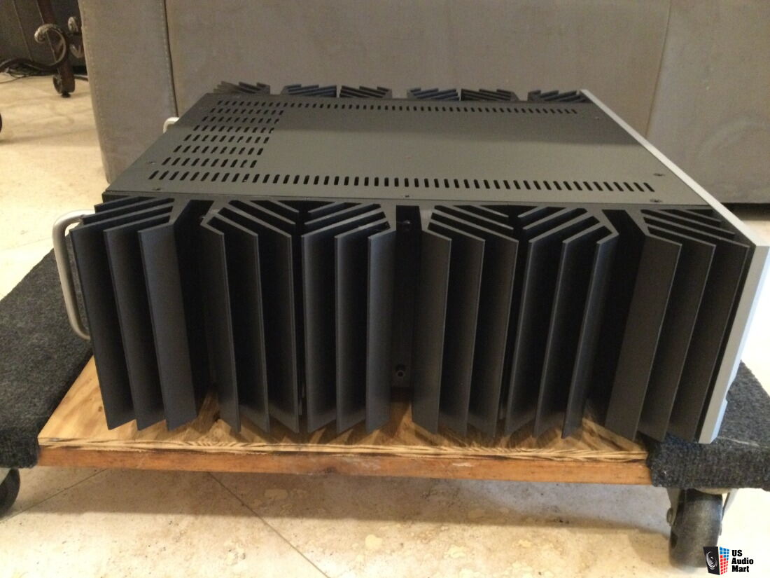 PASS LABS - INT60 - virtually new Photo #4415382 - Canuck Audio Mart